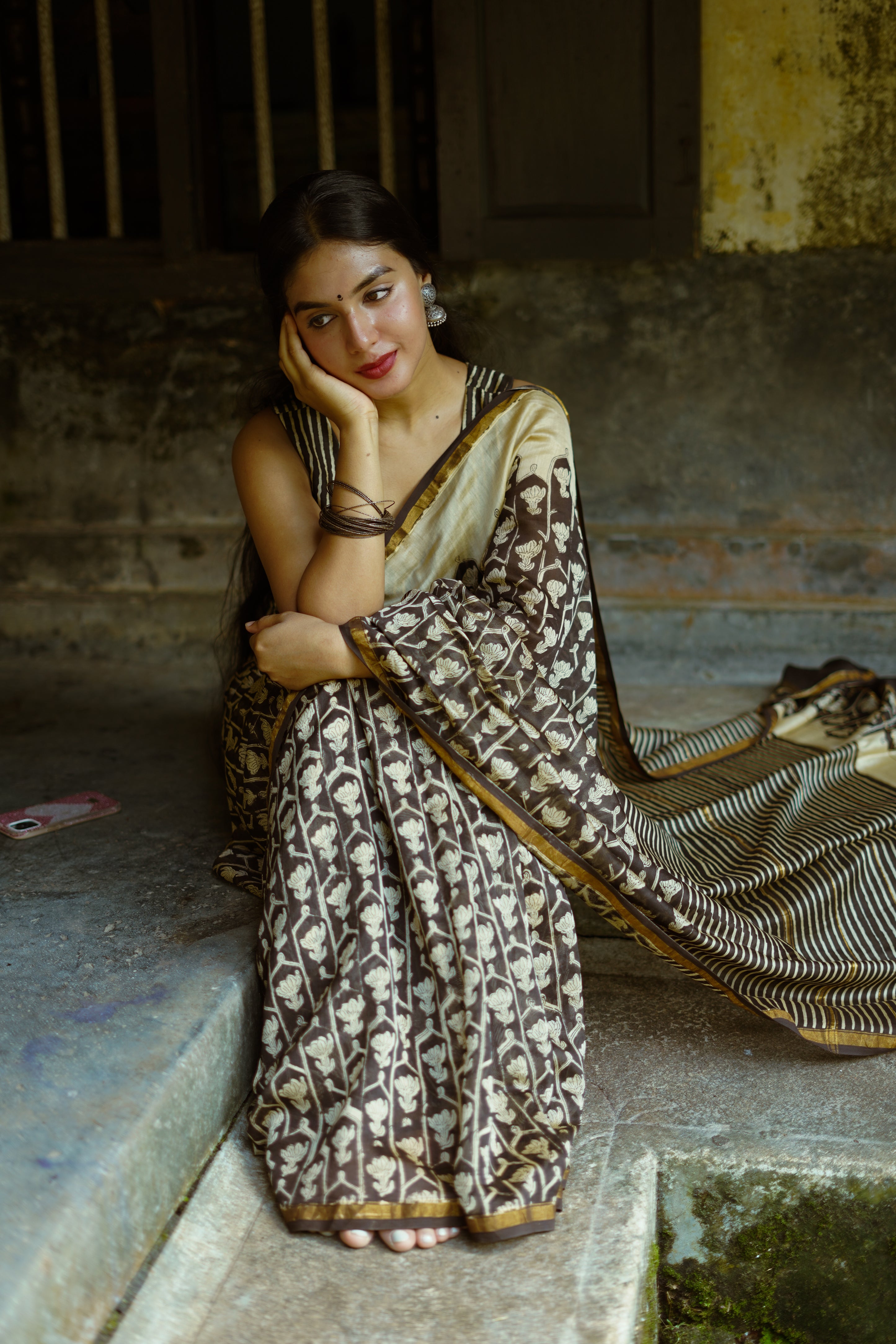 ETERNAL ELEGENCE IN BLACK - Chanderi Saree – CHHAPA