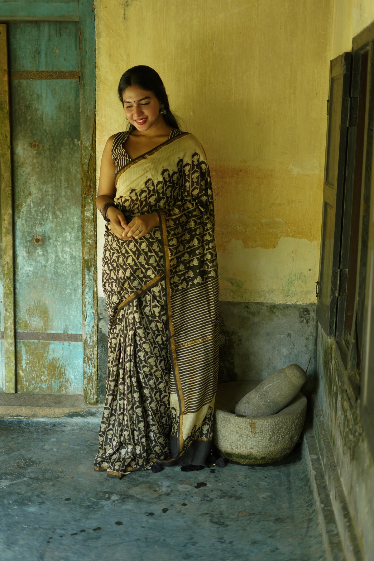 ETERNAL ELEGENCE IN BLACK - Chanderi Saree– CHHAPA